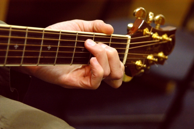 5 Tips for Enhancing Chord Techniques for New Guitarists - Roadie Music ...