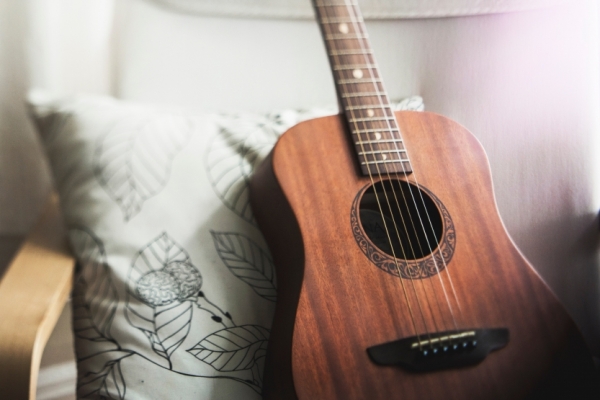 Selling a Guitar? Here's What You Need to Know - Roadie Music Blog