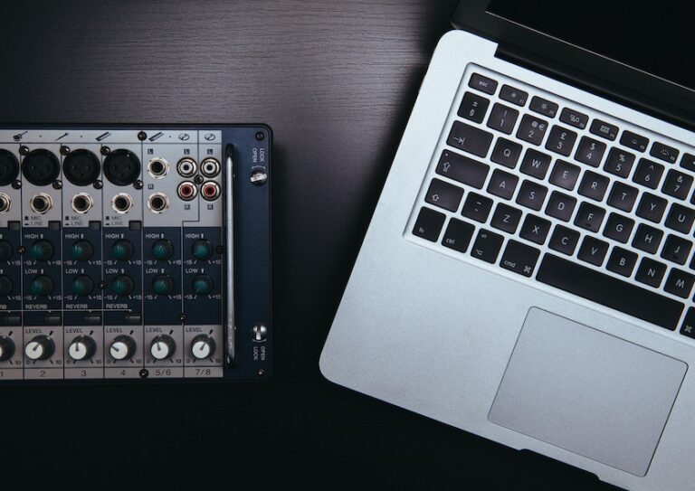 Analog vs. Digital: What's the Difference - Roadie Music Blog