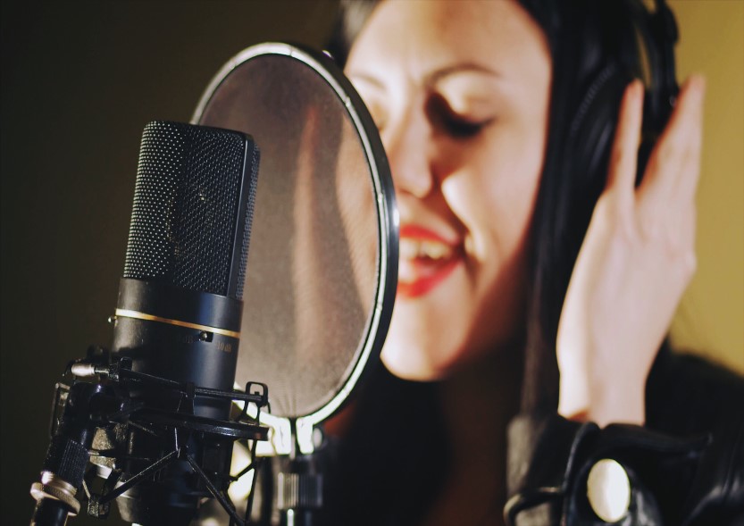 Recording Vocals: Tips and Techniques for a Professional Sound - Roadie ...